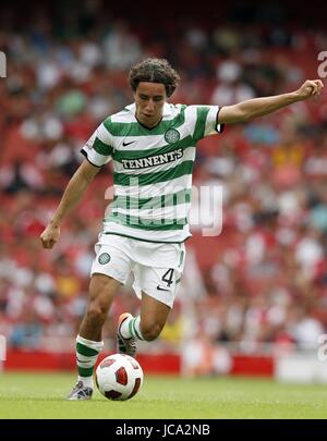 EFRAIN JUAREZ GLASGOW CELTIC FC GLASGOW CELTIC FC EMIRATES STADIUM ...
