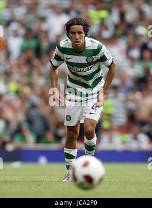 EFRAIN JUAREZ GLASGOW CELTIC FC GLASGOW CELTIC FC EMIRATES STADIUM ...