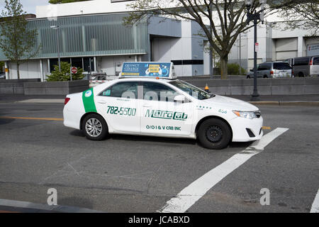 Boston metrocab taxi cab USA Stock Photo - Alamy