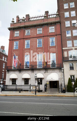 cheers beacon hill pub and restaurant Boston USA Stock Photo - Alamy