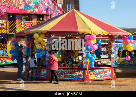 Games at a funfair Stock Photo: 102411566 - Alamy