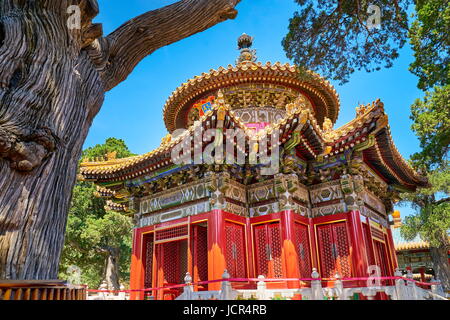 Pavilion of One Thousand Autumn, Imperial Garden, Forbidden City ...