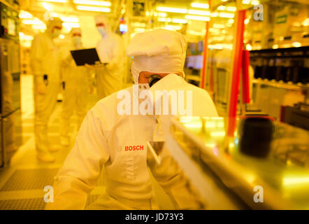 Reutlingen, Germany. 16th June, 2017. A semiconductor in a wafer fab ...