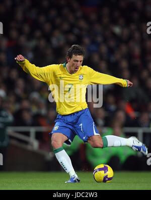 ELANO BRAZIL & MANCHESTER CITY FC EMIRATES STADIUM LONDON ENGLAND 10 ...