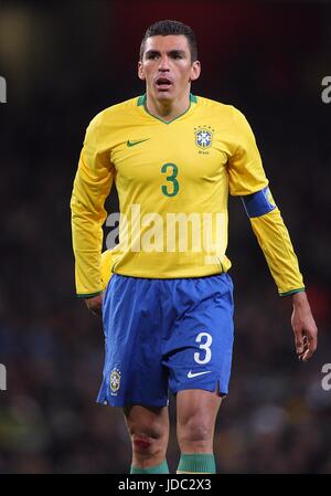 LUCIO BRAZIL & BAYERN MUNICH EMIRATES STADIUM LONDON ENGLAND 10 ...