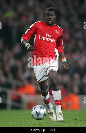EMMANUEL EBOUE ARSENAL V AS ROMA EMIRATES STADIUM LONDON ENGLAND 24 ...