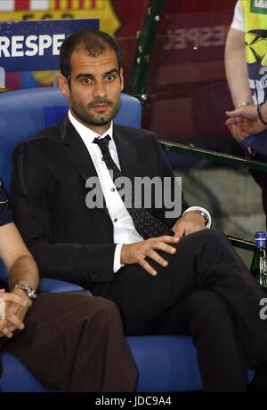 PEP GUARDIOLA TEAM BENCH BARCELONA FC MANAGER WEMBLEY STADIUM LONDON ...