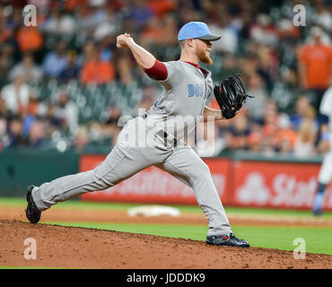 Houston Astros relief pitcher Craig Kimbrel throws during the eighth ...