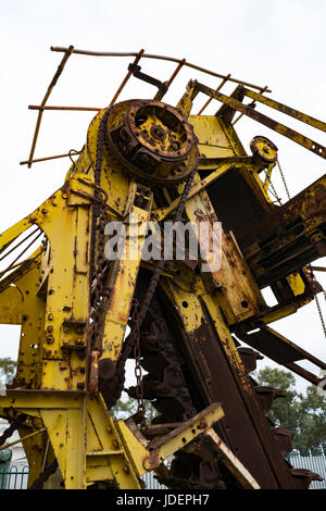 Old decommissioned rusting machinery at the Whispering Wall, Barossa ...