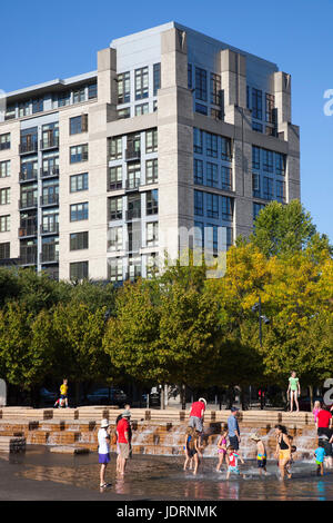 Life in Portland, Oregon Stock Photo - Alamy