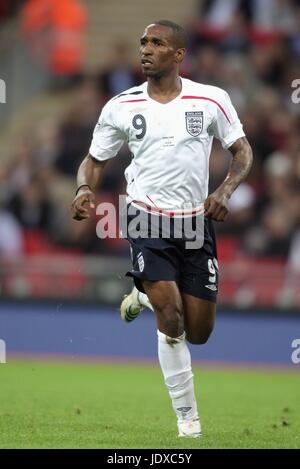 JERMAIN DEFOE ENGLAND & PORTSMOUTH FC WEMBLEY STADIUM LONDON ENGLAND 28 ...