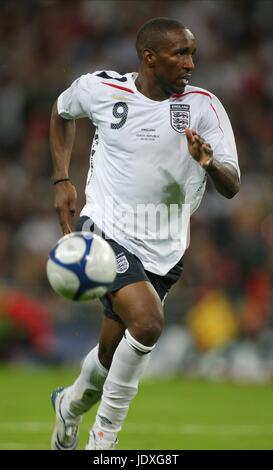 JERMAIN DEFOE ENGLAND & PORTSMOUTH FC WEMBLEY STADIUM LONDON ENGLAND 28 ...