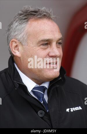 DAVE JONES CARDIFF CITY FC MANAGER KC STADIUM HULL ENGLAND 01 December ...