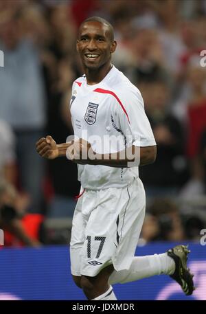 JERMAIN DEFOE PORTSMOUTH FC WEMBLEY STADIUM LONDON ENGLAND 10 August ...