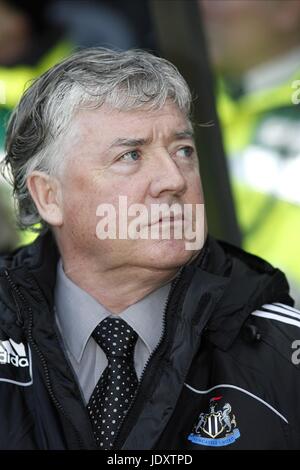 JOE KINNEAR NEWCASTLE UNITED FC MANAGER KC STADIUM HULL ENGLAND 03 ...