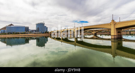 Tempe Town Lake Mill Ave Bridge Stock Photo - Alamy