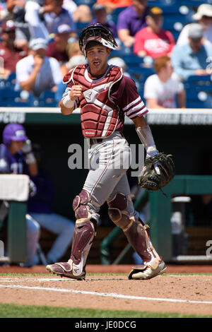 Texas Christian Horned Frogs catcher Karson Bowen (14) hustles down the ...