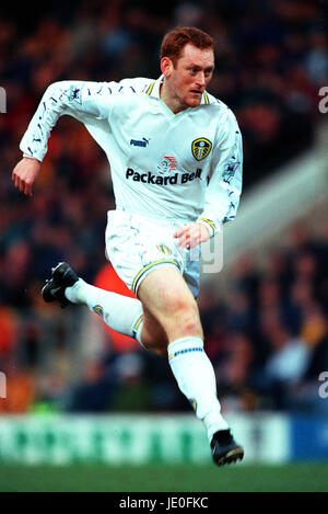 DAVID HOPKIN LEEDS UNITED FC 03 October 1999 Stock Photo - Alamy