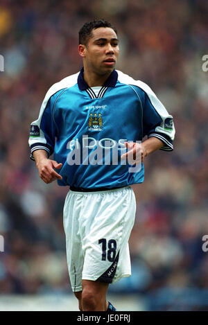 JEFF WHITLEY MANCHESTER CITY FC 15 January 1998 Stock Photo - Alamy