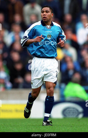 JEFF WHITLEY MANCHESTER CITY FC SUNDERLAND STADIUM OF LIGHT 17 ...