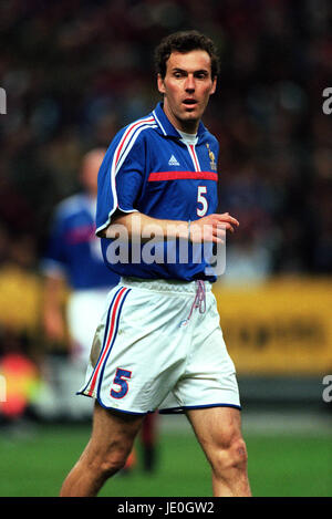 LAURENT BLANC FRANCE & INTER MILAN 26 April 2000 Stock Photo - Alamy