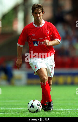 ANDY JOHNSON NOTTINGHAM FOREST FC 31 July 2000 Stock Photo - Alamy