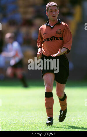 SIMON OSBORN WOLVERHAMPTON WANDERERS FC 03 August 1998 Stock Photo - Alamy