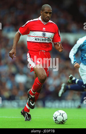 BRIAN DEANE MIDDLESBROUGH FC MAINE ROAD 17 September 2000 Stock Photo ...