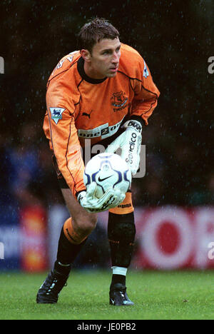 PAUL GERRARD EVERTON FC LEICESTER FILBERT ST LEICESTER ENGLAND 24 ...