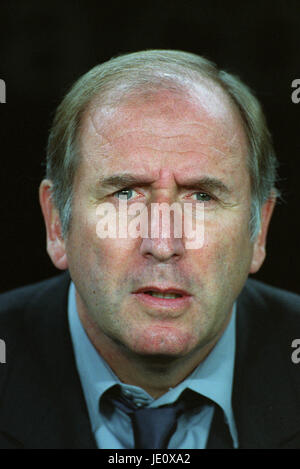 Barcelona coach Carles Rexach Stock Photo - Alamy