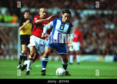 JUAN VERON & PEDRO DUSCHER MANCHESTER UTD V DEPORTIVO OLD TRAFFORD ...