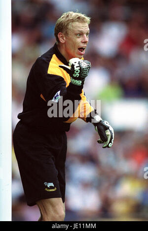 MART POOM DERBY COUNTY FC SUNDERLAND STADIUM OF LIGHT 16 September 2000 ...