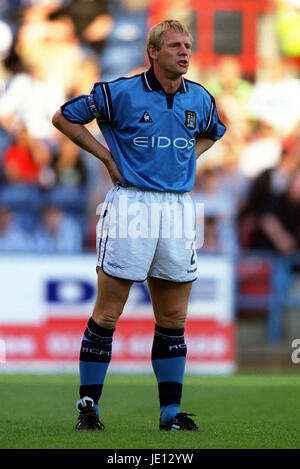 STUART PEARCE MANCHESTER CITY FC CITY OF MANCHESTER STADIUM MANCHESTER ...