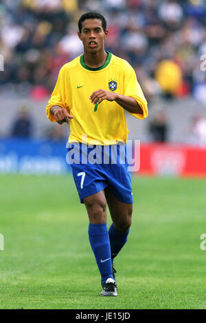 RONALDINHO BRAZIL LOS ANGELES ROSE BOWL LOS ANGELES 03 March 2001 Stock ...