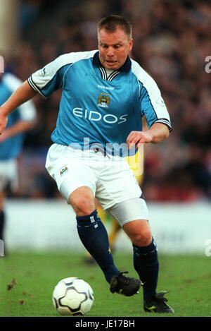 ANDY MORRISON MANCHESTER CITY FC 23 October 1999 Stock Photo - Alamy