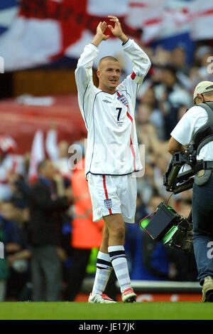 DAVID BECKHAM ENGLAND V GREECE OLD TRAFFORD MANCHESTER 06 October 2001 ...