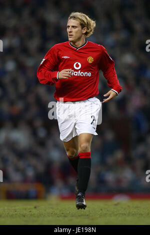 DIEGO FORLAN MANCHESTER UNITED FC OLD TRAFFORD MANCHESTER ENGLAND 03 ...