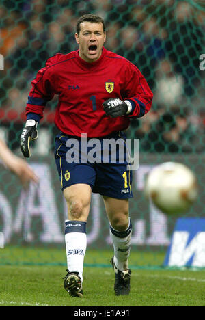 NEIL SULLIVAN SCOTLAND & TOTTENHAM HOTSPUR STADE FRANCE PARIS 27 March ...