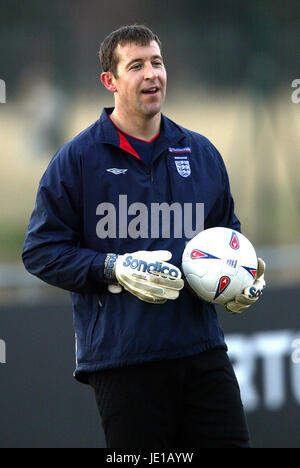 NIGEL MARTYN LEEDS UNITED FC LEEDS ELLAND ROAD 19 August 2000 Stock ...