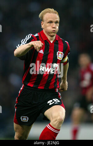 CARSTEN RAMELOW BAYER 04 LEVERKUSEN HAMPDEN PARK GLASGOW SCOTLAND 15 ...
