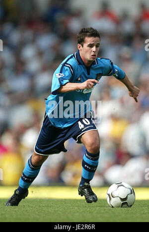CHRIS SHUKER MANCHESTER CITY FC ELLAND ROAD LEEDS 17 August 2002 Stock ...