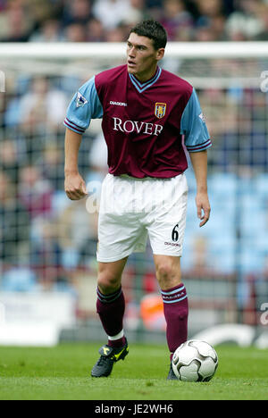 GARETH BARRY ASTON VILLA FC VILLA PARK ASTON BIRMINGAM ENGLAND 27 ...