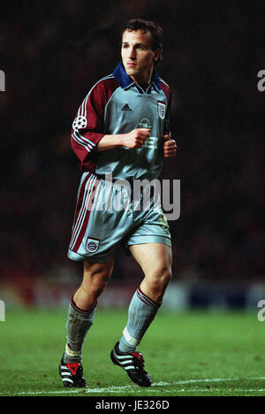 JENS JEREMIES BAYERN MUNCHEN FC 05 March 1999 Stock Photo - Alamy