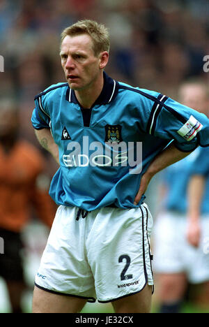 STUART PEARCE MANCHESTER CITY FC MAINE ROAD MANCHESTER 13 October 2001 ...