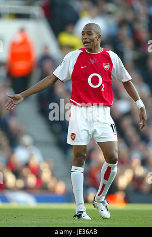 GILBERTO SILVA ARSENAL FC HIGHBURY LONDON ENGLAND 15 February 2004 ...