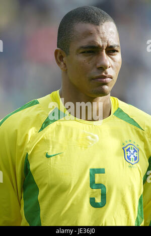 GILBERTO SILVA BRAZIL & ARSENAL FC WALKERS STADIUM LEICESTER ENGLAND 12 ...