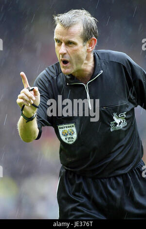 FOOTBALL REFEREE GRAHAM BARBER Stock Photo - Alamy