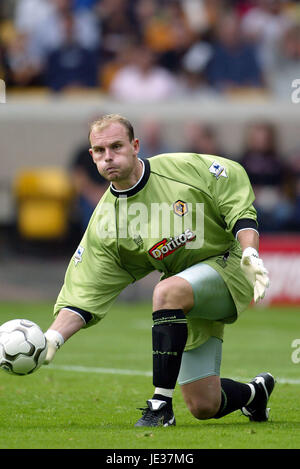 MICHAEL OAKES WOLVERHAMPTON WANDERS FC MOLINEUX STADIUM WOLVERHAMPTON ...