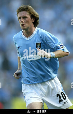 STEVE MCMANAMAN MANCHESTER CITY FC CITY OF MANCHESTER STADIUM ...