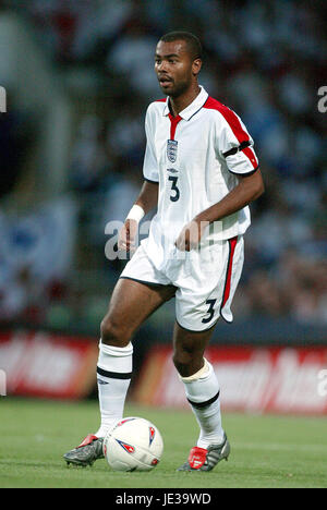 ASHLEY COLE ENGLAND & ARSENAL FC WORLD CUP AUFSCHALKE ARENA ...
